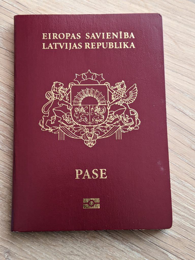 Vai tev ir derīga Latvijas pase? Laiks ieskatīties savos dokumentos ...